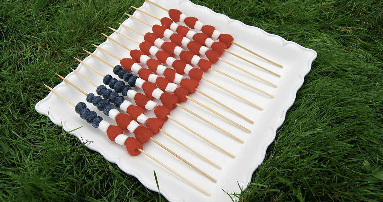 4th of July: Raspberry, Blueberry and Marshmallow Flag - Women of Today