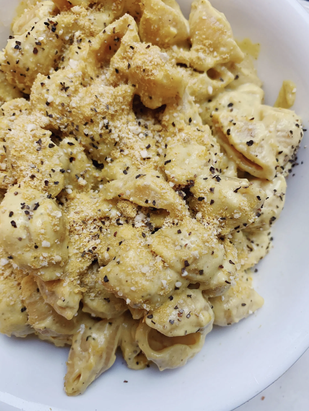 Best Vegan Cacio e Pepe Mac ‘n Cheese by Dada Eats - Women of Today