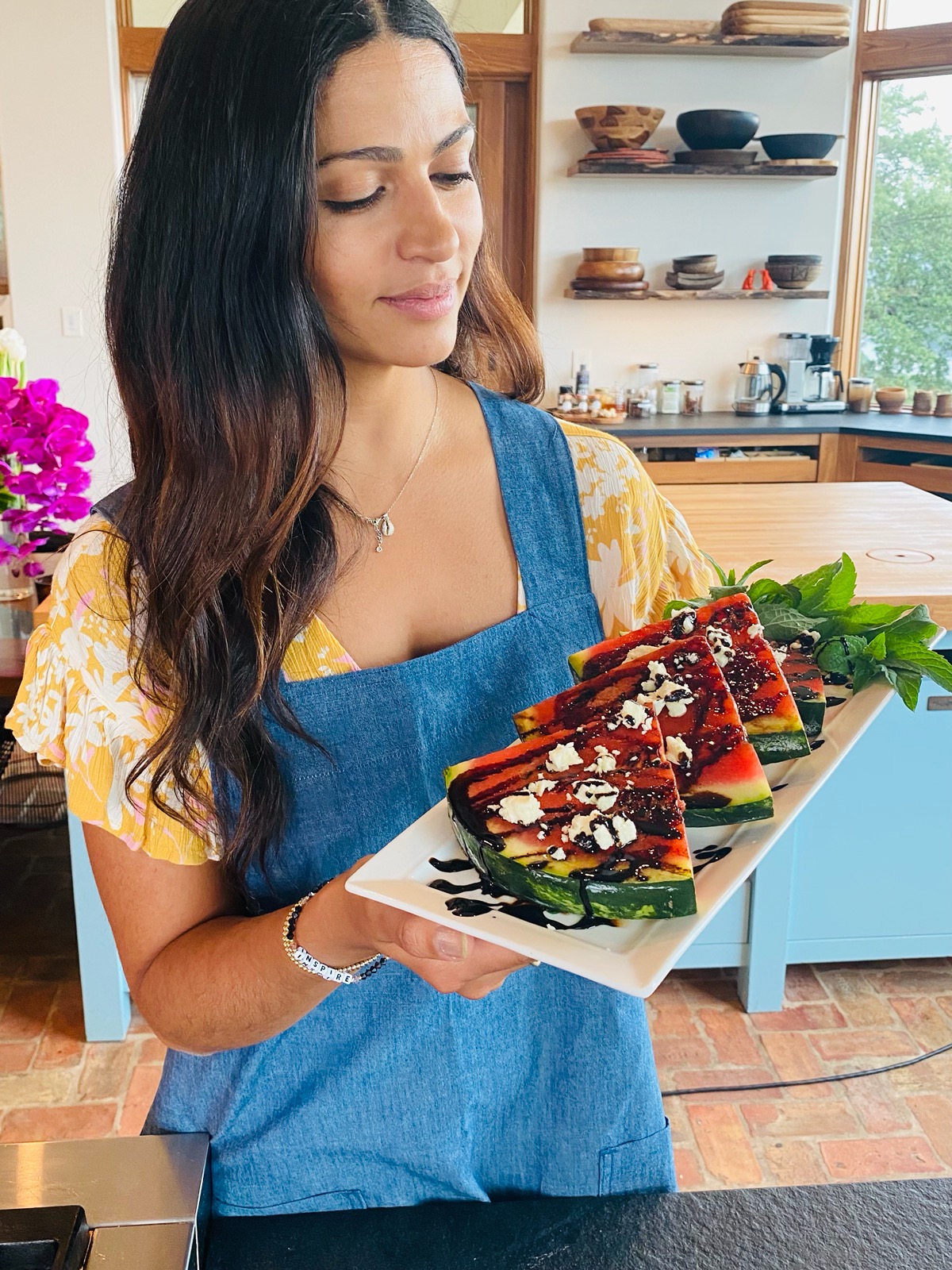 Sandía asada de Camila con reducción de feta y balsámico - Mujeres de hoy