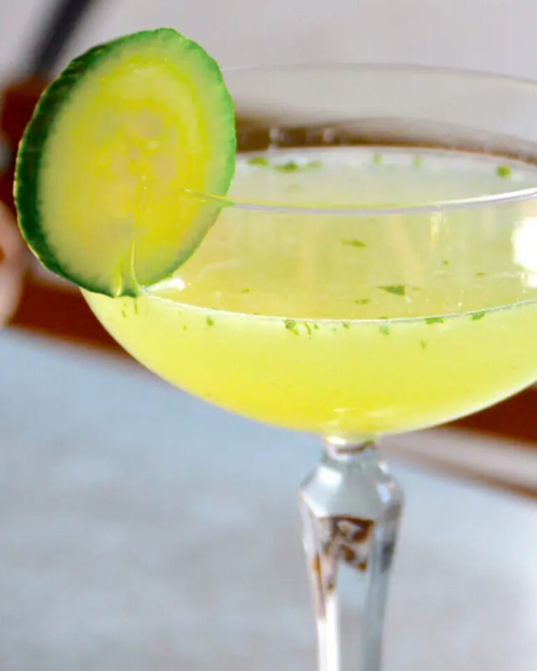 4 Refreshing Mint-Infused Cocktails - Women of Today